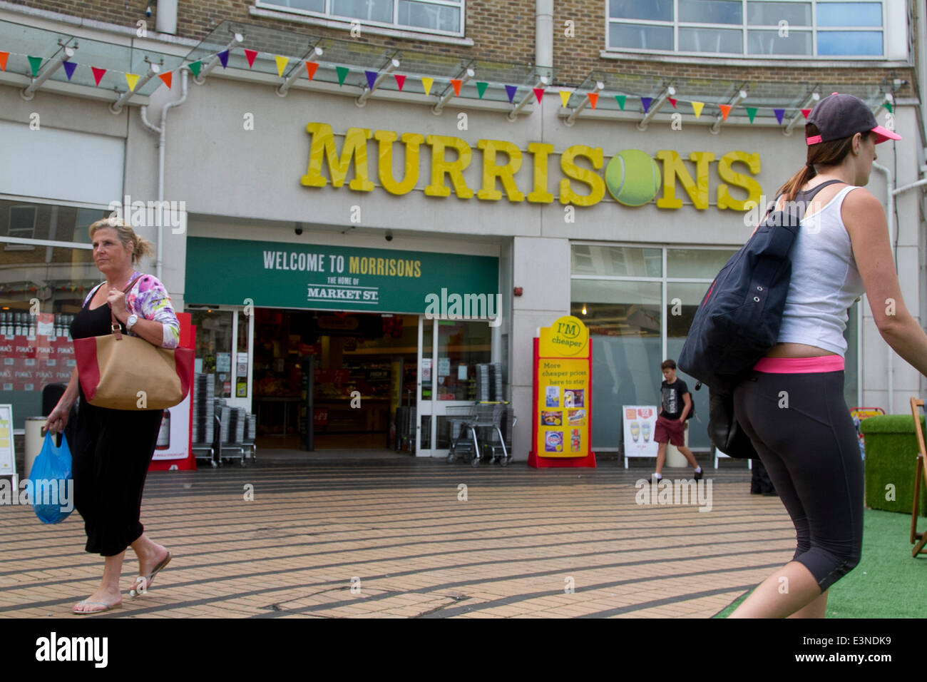 Morrisons wimbledon branch hi-res stock photography and images - Alamy