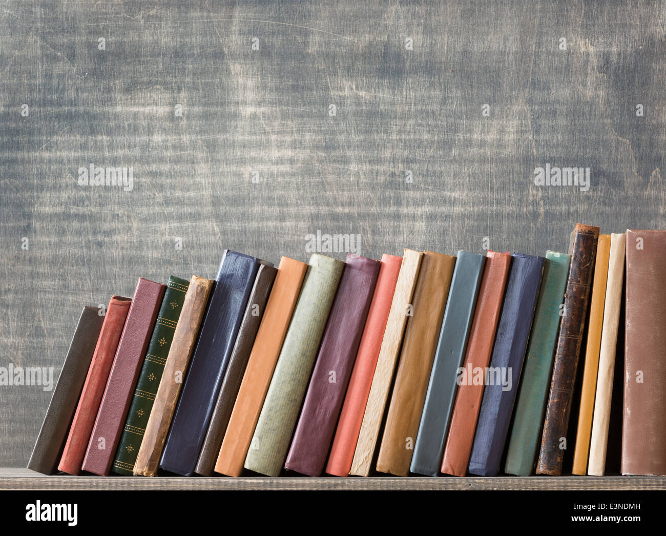 Shelf research hi-res stock photography and images - Alamy