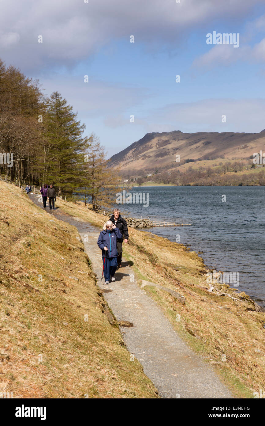 Lakeside paths hi-res stock photography and images - Alamy