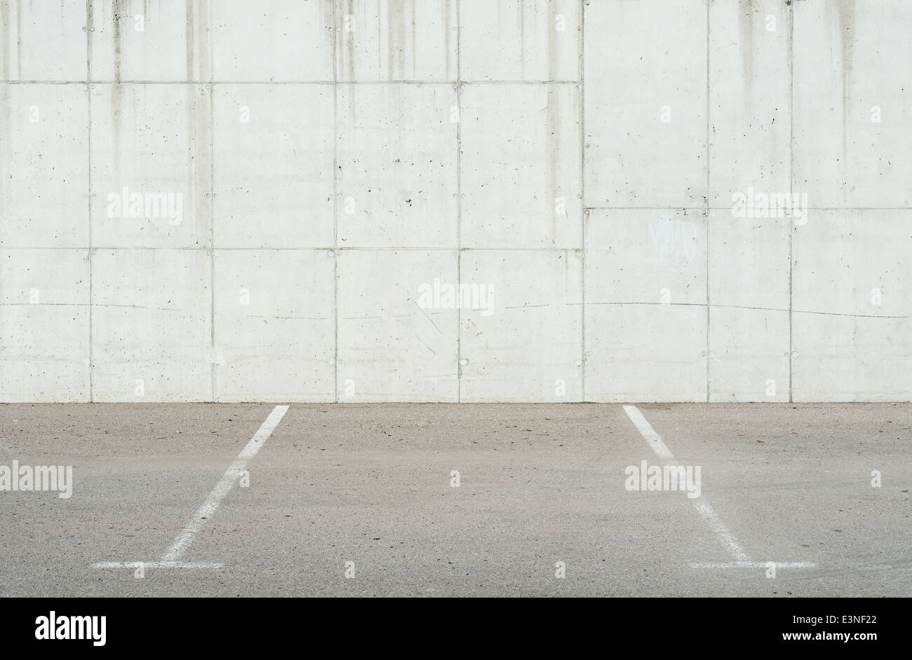 Concrete parking lot wall Stock Photo - Alamy