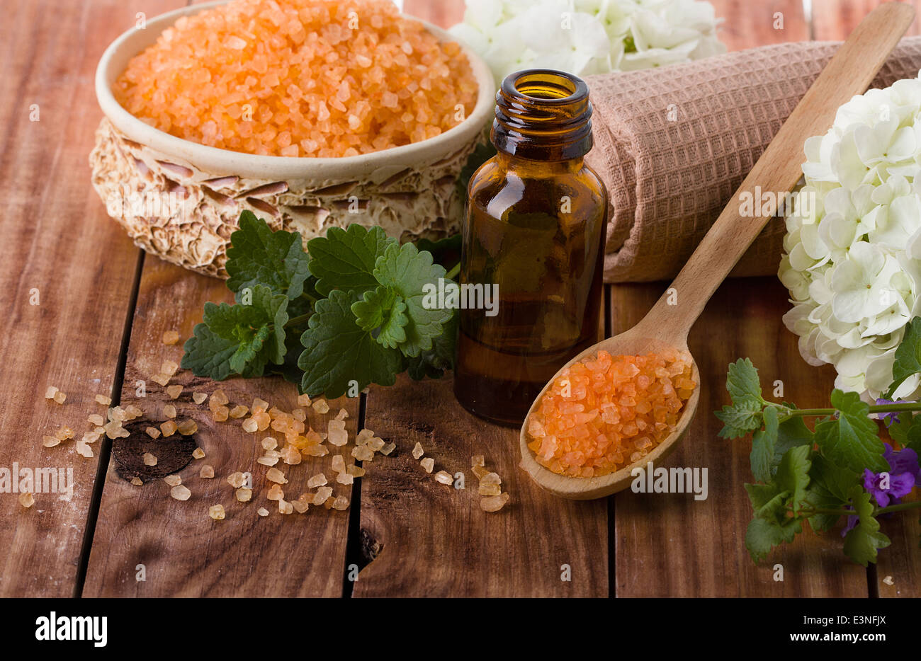 Spa scrub salt hi-res stock photography and images - Alamy
