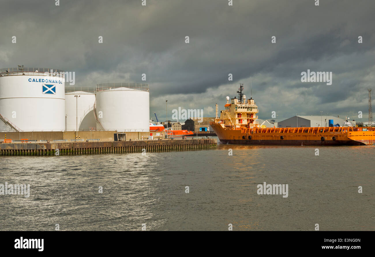 Oil rig north sea aberdeen hi-res stock photography and images - Alamy