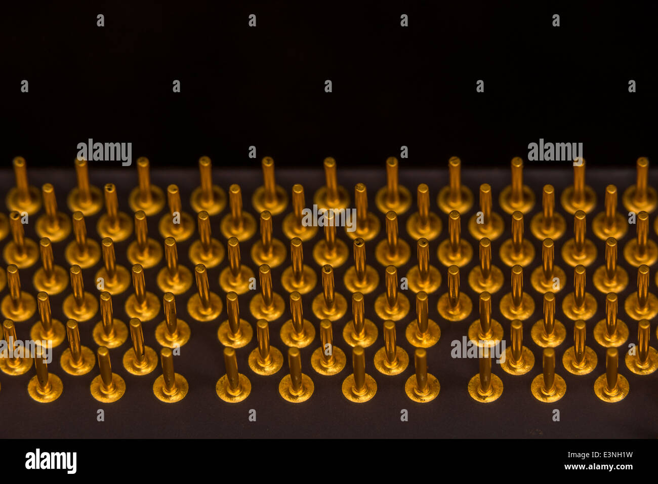 Gold connector pins hi-res stock photography and images - Alamy