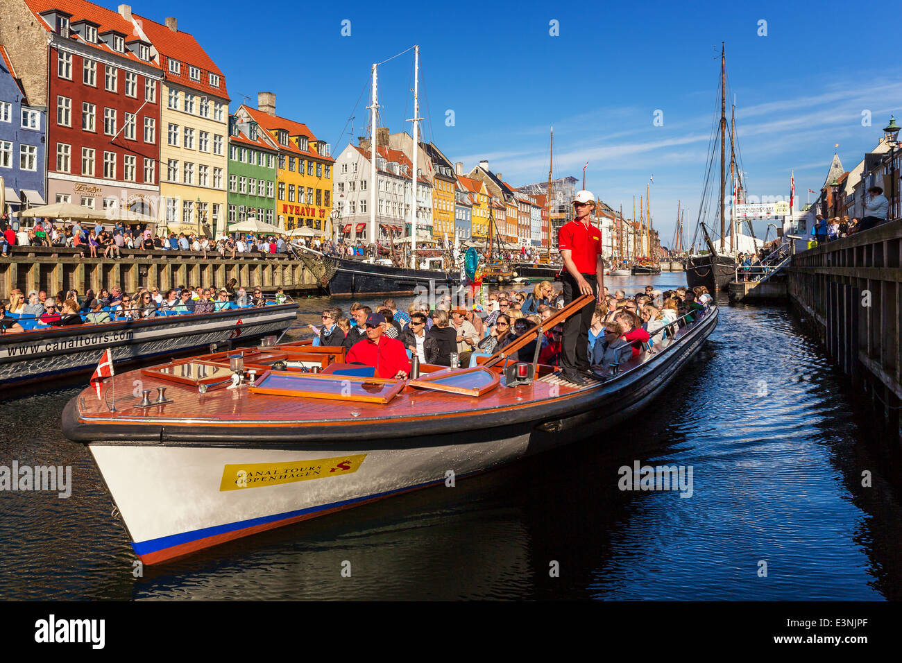 Tour boat at Nyhavn Canal, Nyhavn, Copenhagen, Denmark Stock Photo - Alamy