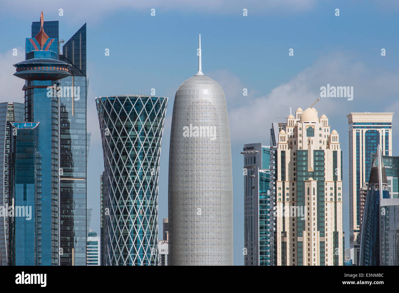 Doha qatar skyline hi-res stock photography and images - Alamy