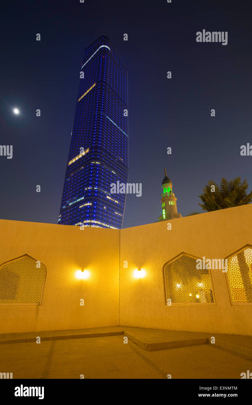 Kuwait building hi-res stock photography and images - Alamy