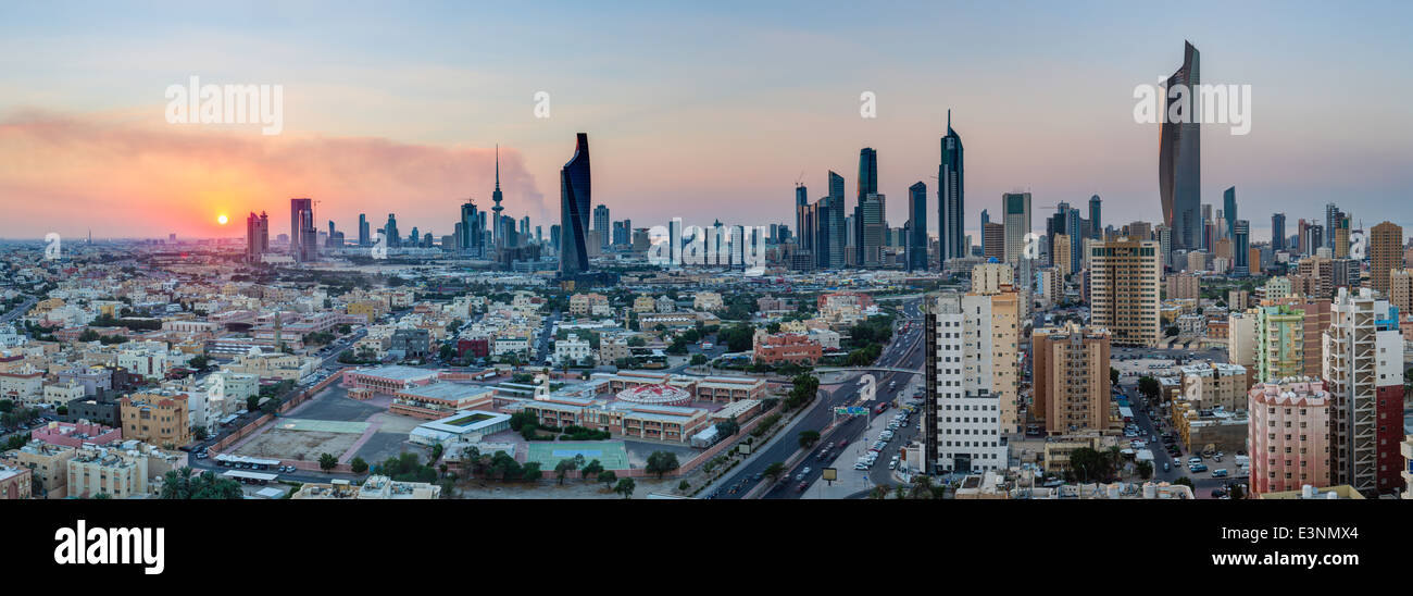 Kuwait city skyline hi-res stock photography and images - Alamy