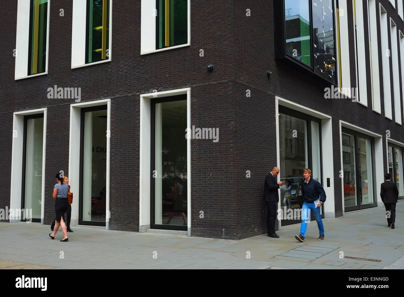 London street corner hi-res stock photography and images - Alamy