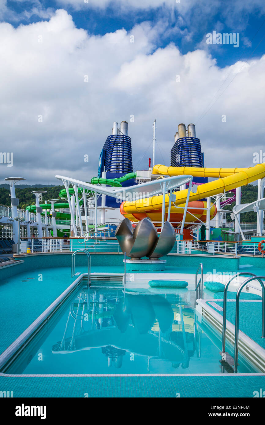 Deck 15 with pools and water slides on the Norwegian Epic cruise ship ...