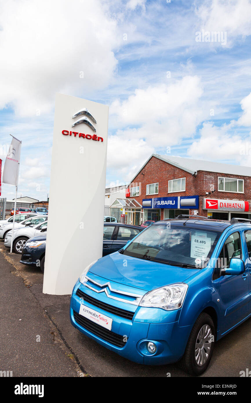 Citroen car garage sales selling new and used cars exterior sign Stock ...