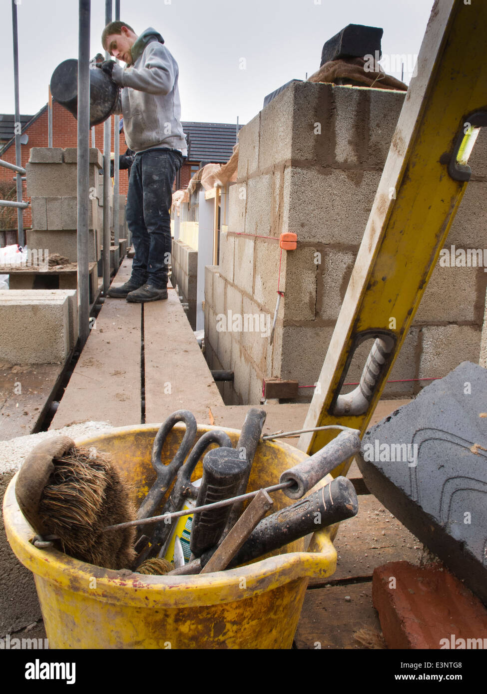Laying concrete blocks hi-res stock photography and images - Alamy
