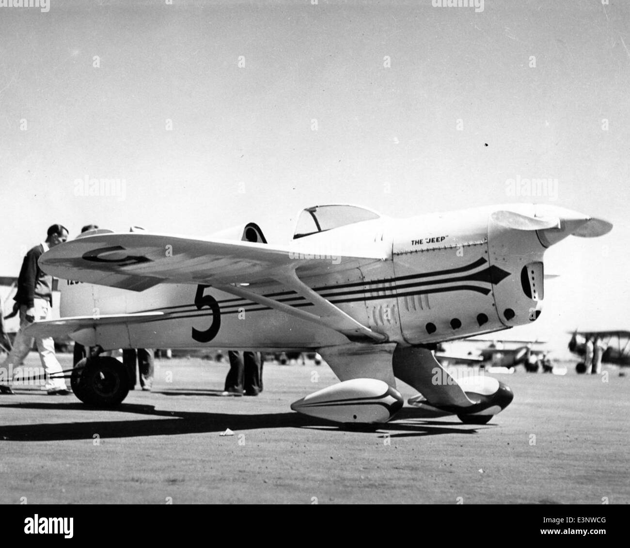 The jeep plane hi-res stock photography and images - Alamy