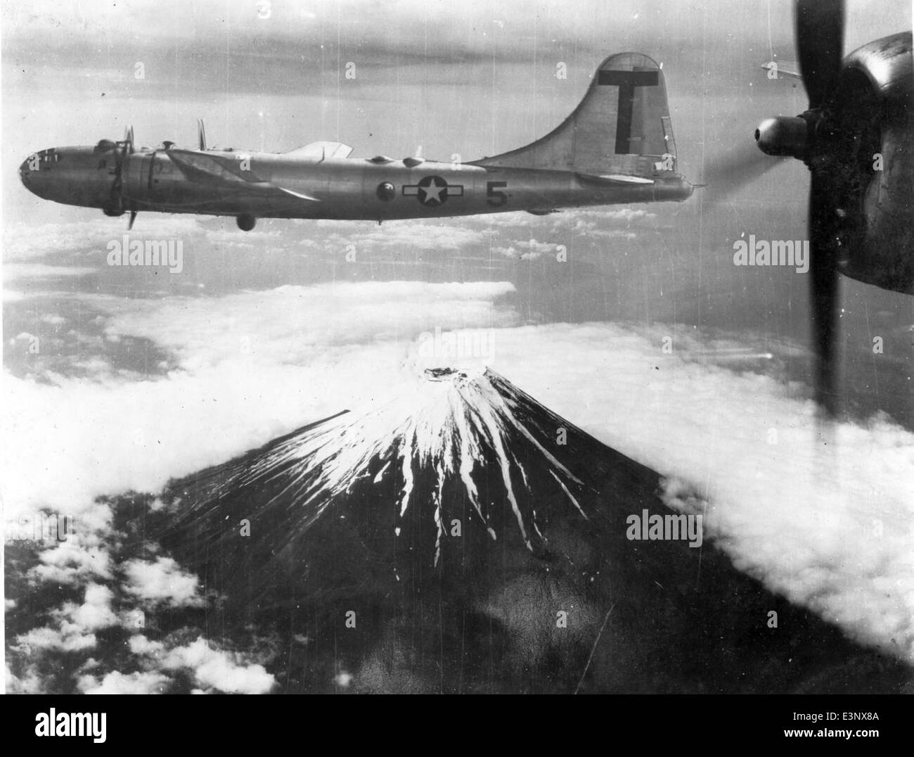 Boeingsuperfortress Black and White Stock Photos & Images - Alamy