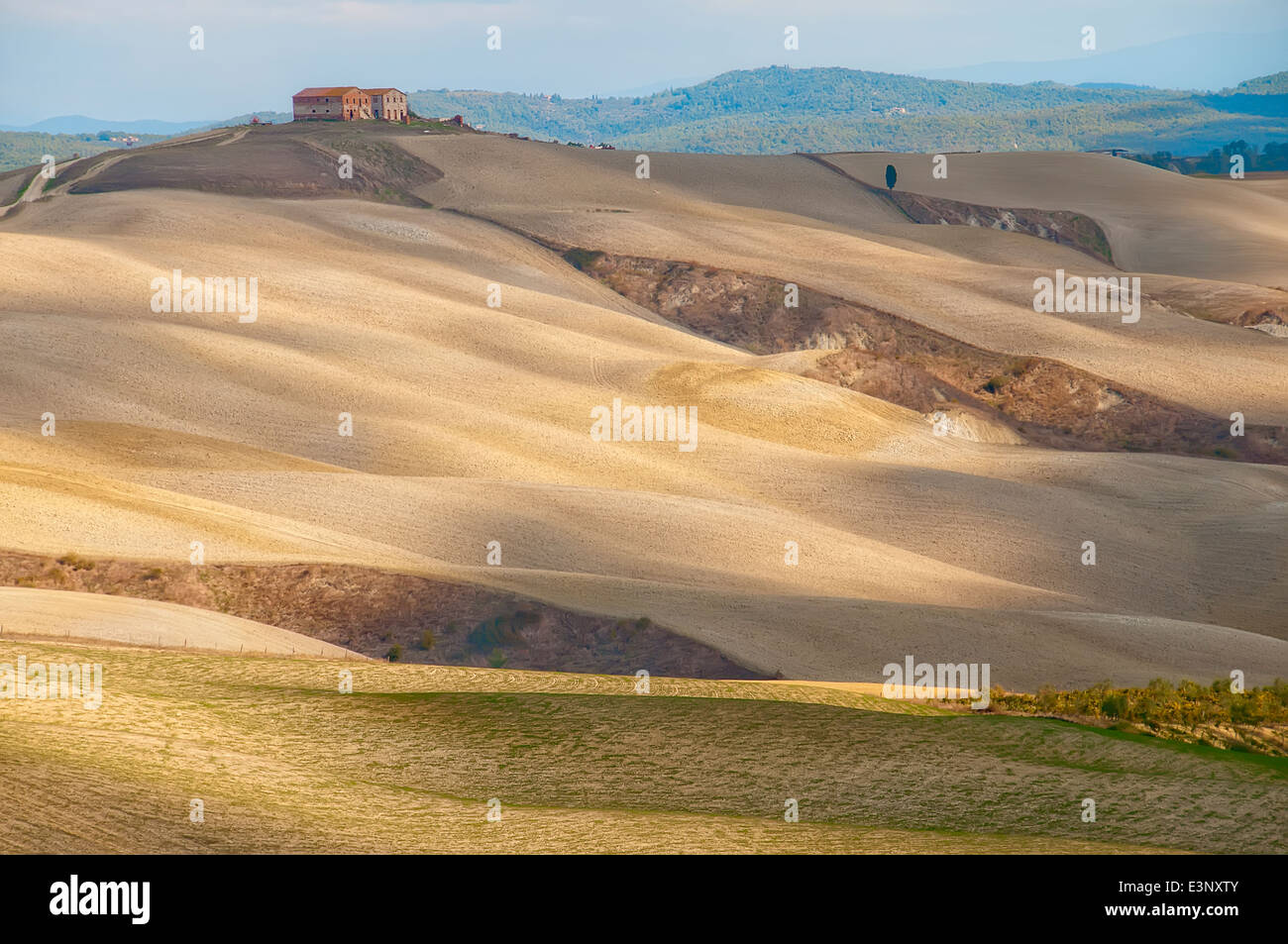 Toskana landscape house hi-res stock photography and images - Alamy