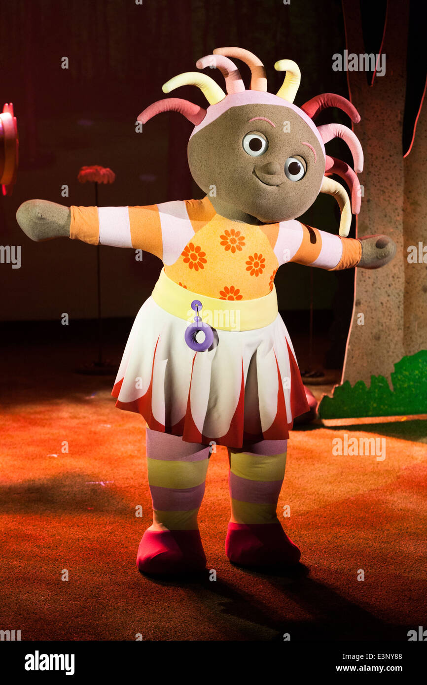 Upsy Daisy dancing / In The Night Garden character / characters. UK ...