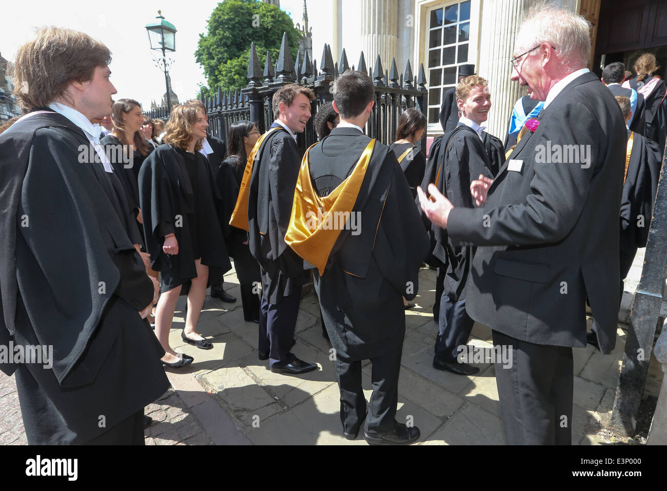 Cambridge University students on Graduation Day receiving their degrees ...