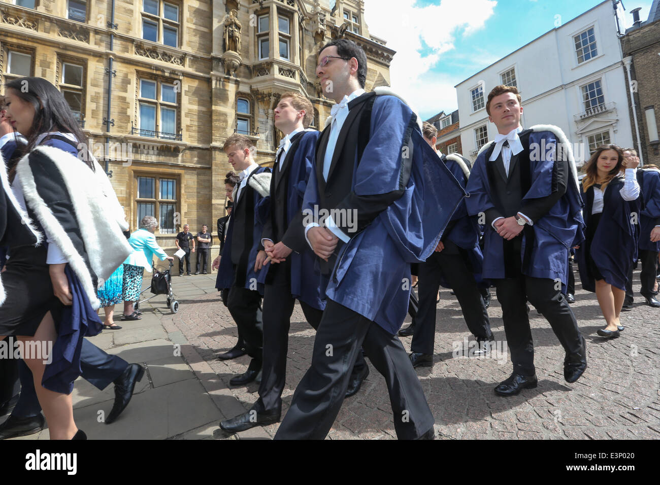 Cambridge University students on Graduation Day receiving their degrees ...