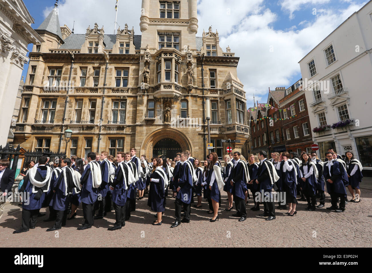 Cambridge University students on Graduation Day receiving their degrees ...