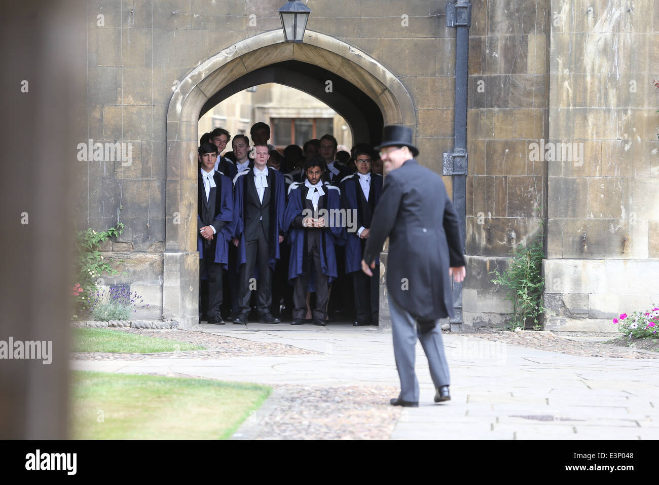 Cambridge University students on Graduation Day receiving their degrees ...