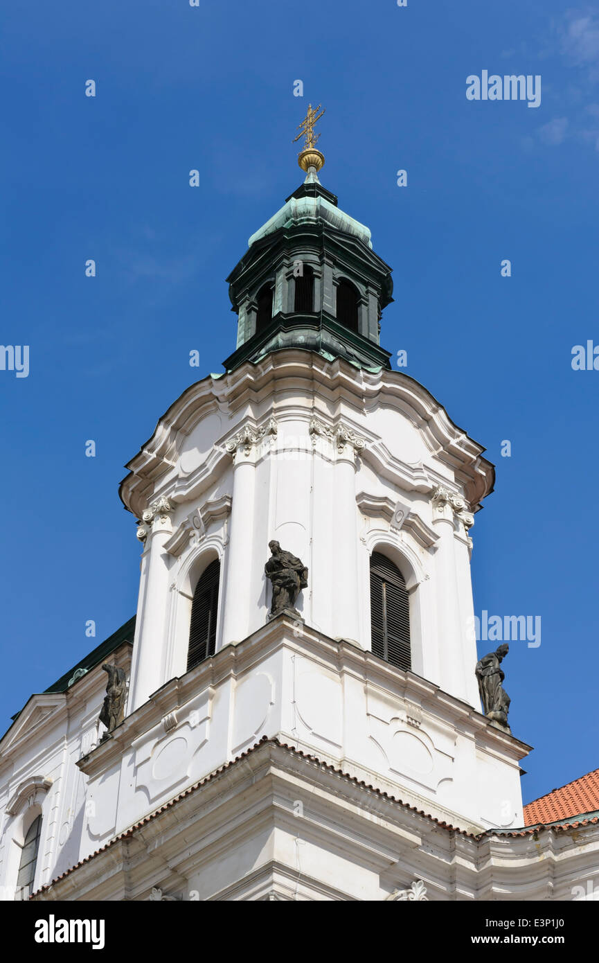 Square facade one churches hi-res stock photography and images - Alamy