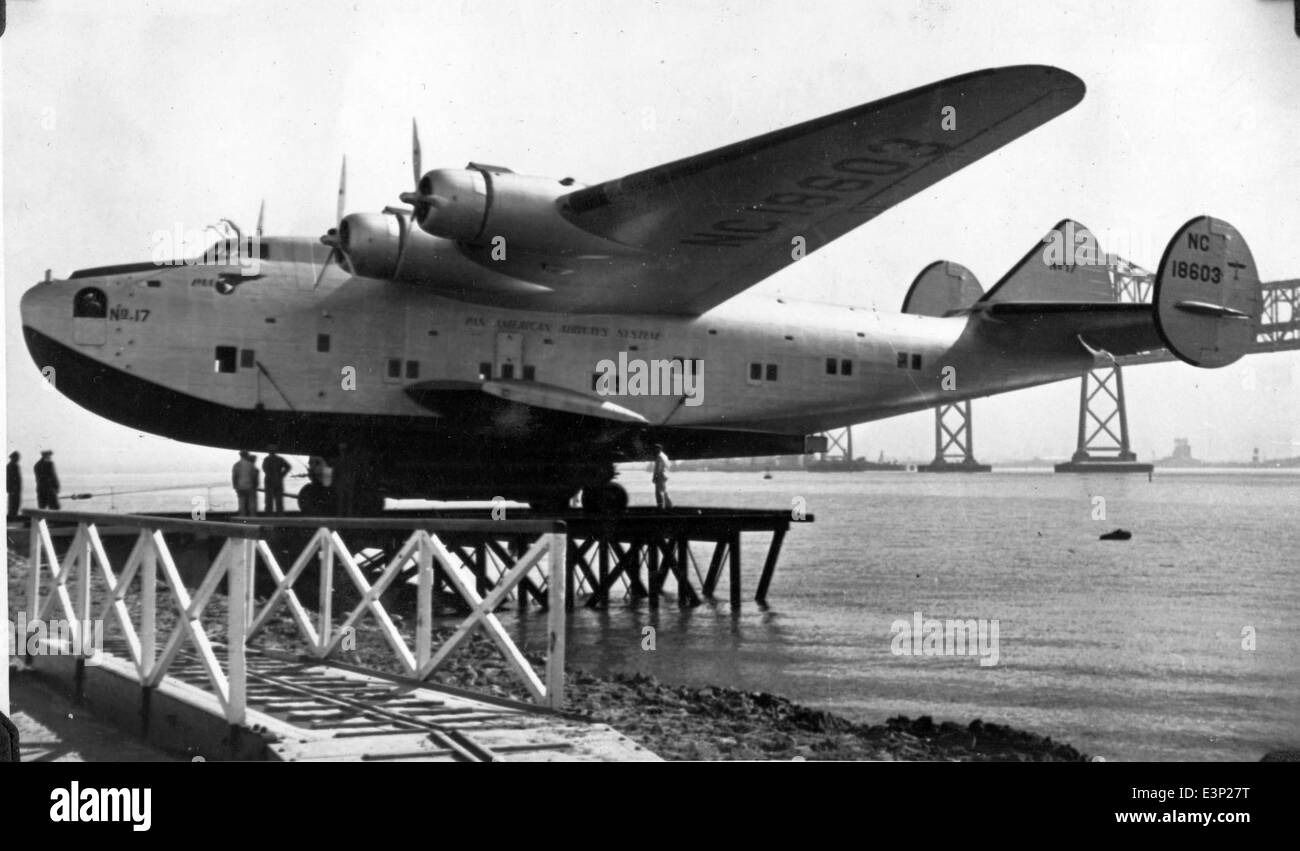 Boeing 314 clipper flying boat hi-res stock photography and images - Alamy