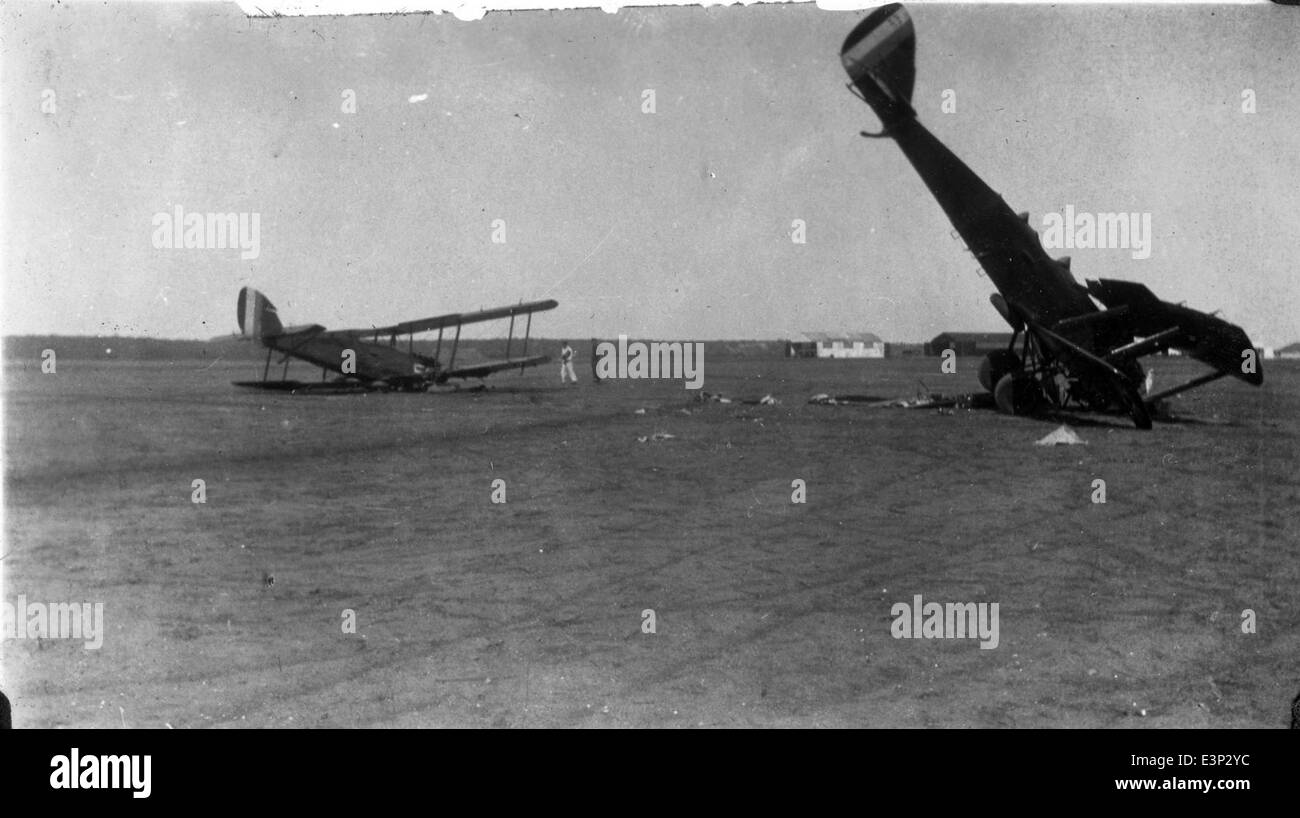 Dh Plane Black and White Stock Photos & Images - Alamy
