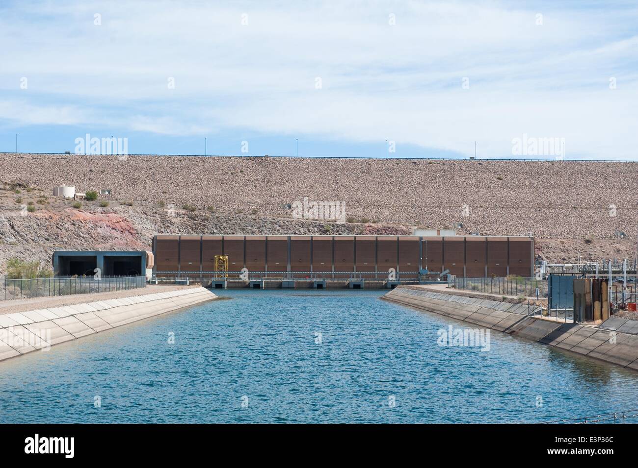 Phoenix, Arizona, USA. 26th June, 2014. The New Waddell Dam near ...