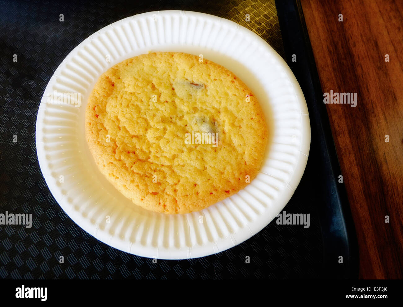 Paper Plate Paper Plates High Resolution Stock Photography and Images ...