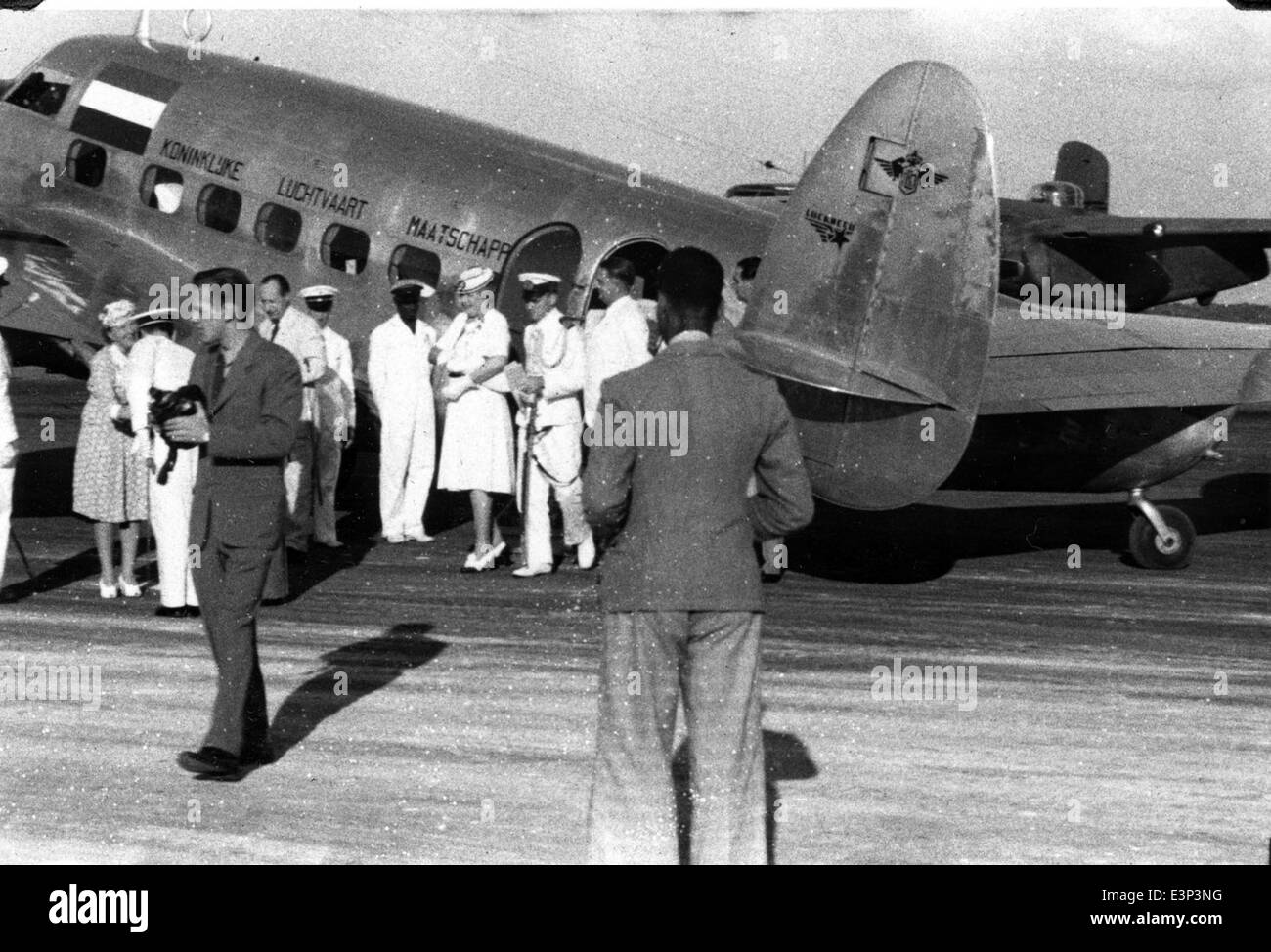 Airliners 1940s hi-res stock photography and images - Alamy