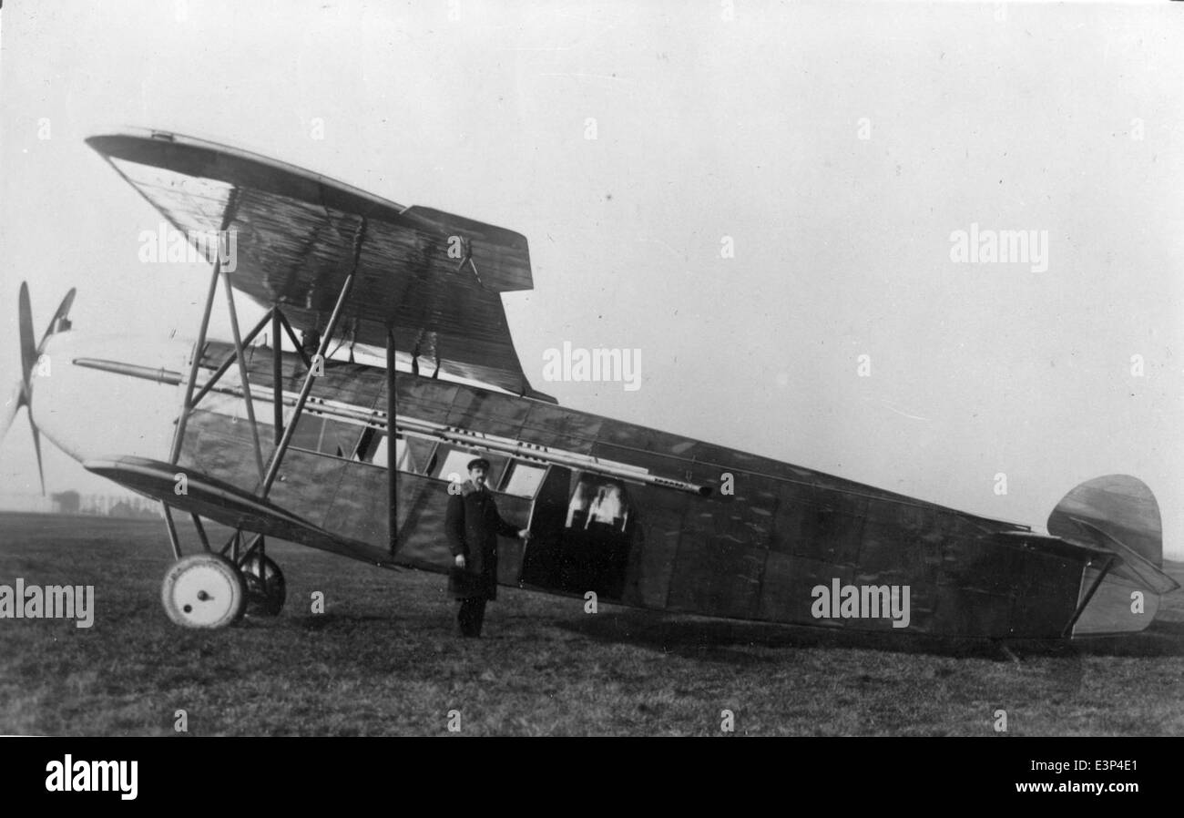 The AL61A-1995 image features a notable piece of aviation history. It ...