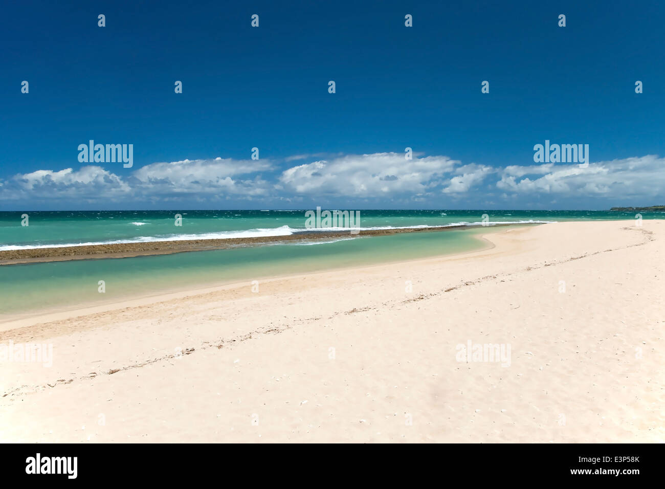 Exotic empty golden beach hi-res stock photography and images - Alamy