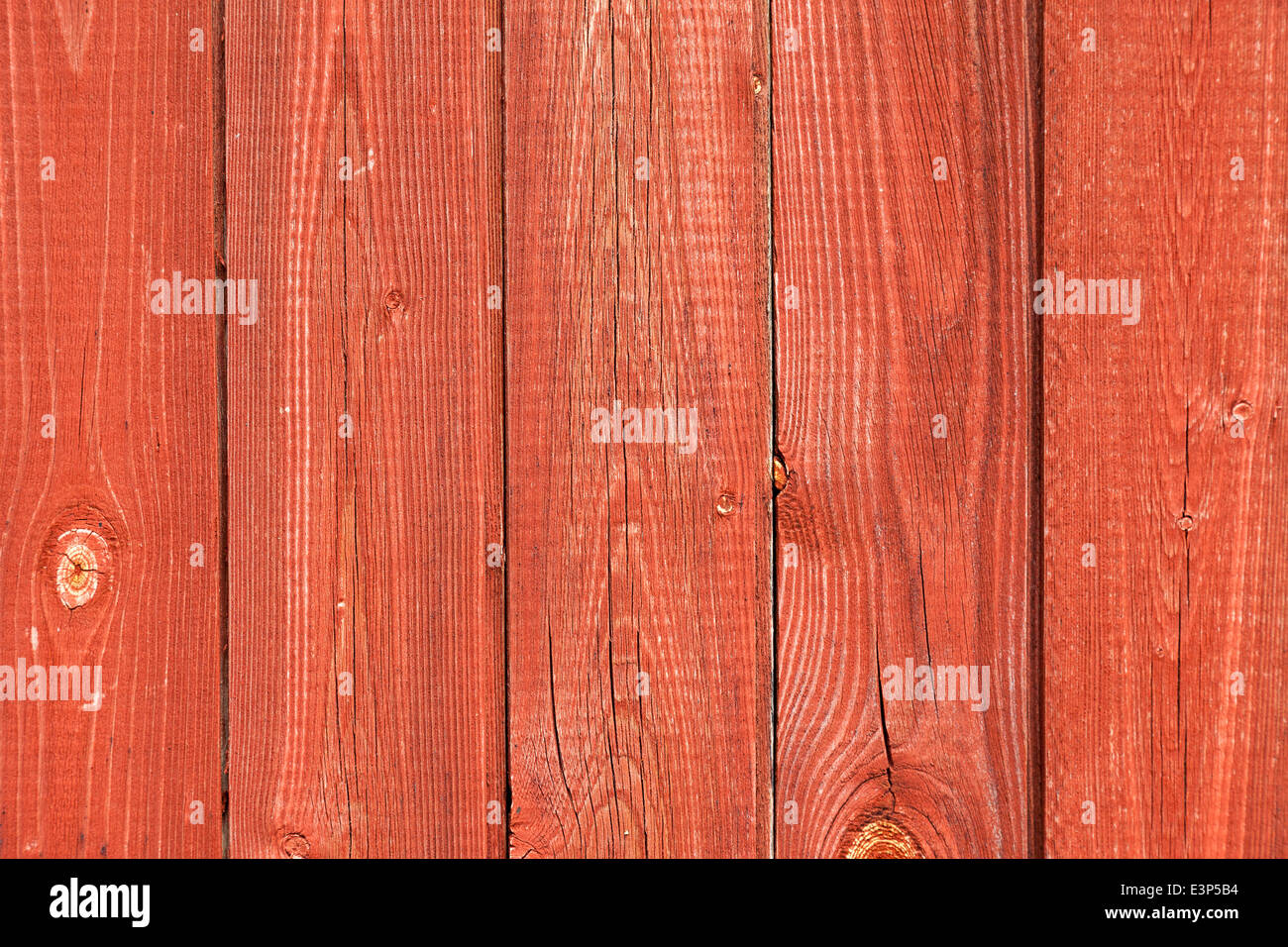 Red wood texture with natural patterns Stock Photo - Alamy