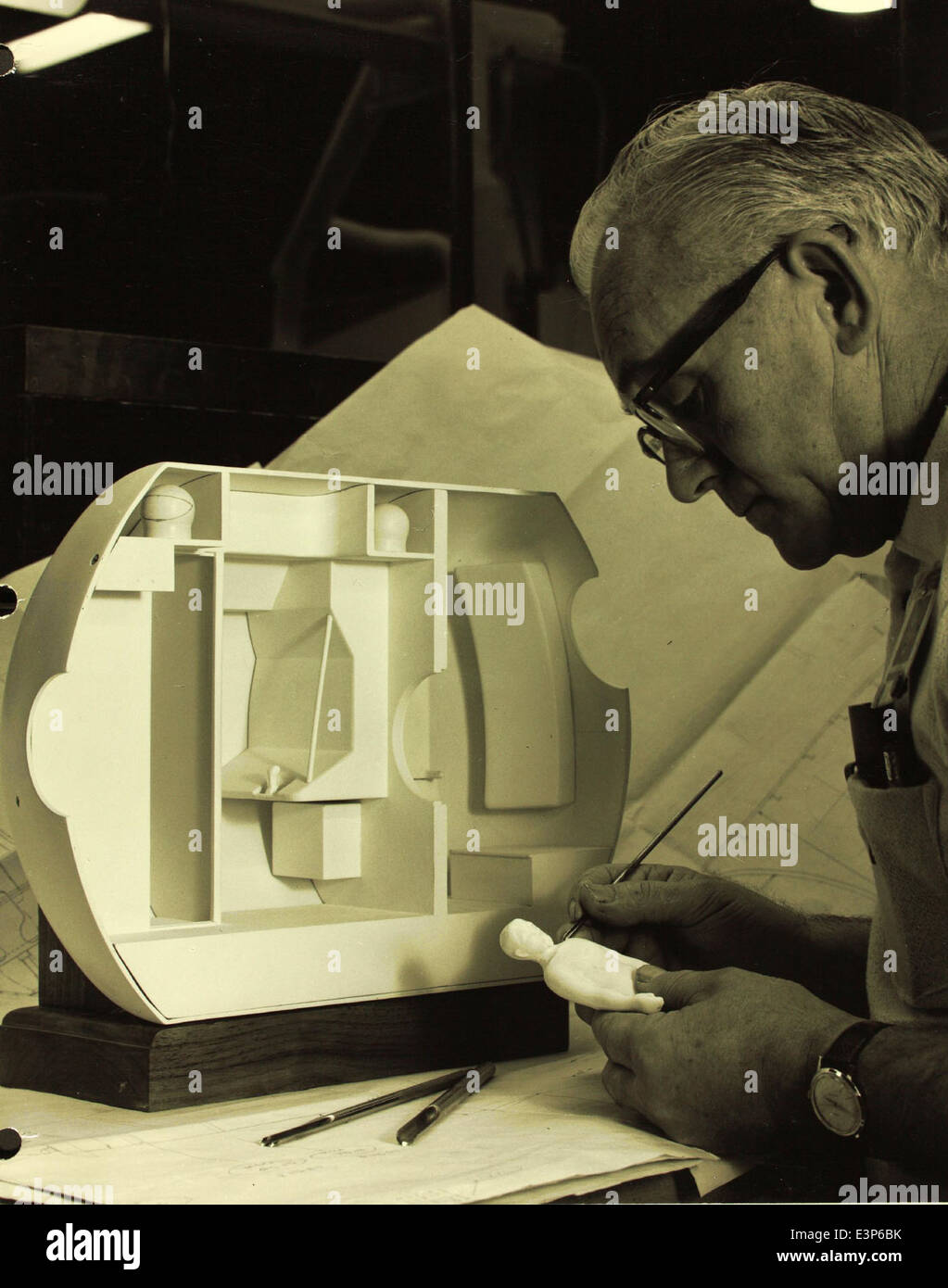 The Convair Manned Orbiting Laboratory (MOL) was a proposed military ...