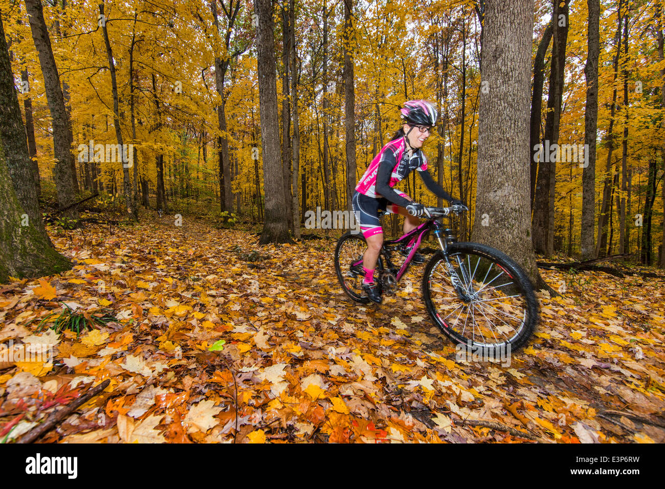 Mountain biking single-track in autumn at Brown County State Park ...