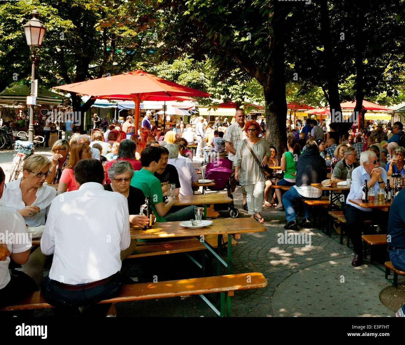 Biergarten hi-res stock photography and images - Alamy