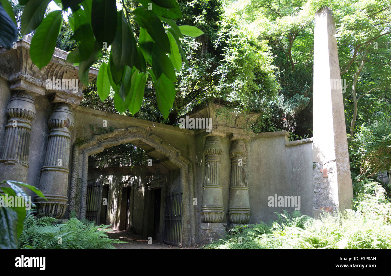 Egyptian cemetery hi-res stock photography and images - Alamy