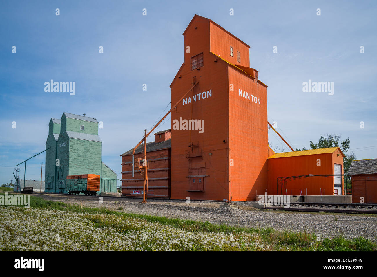 Heritage Grain Elevators, Nanton, Alberta, Canada Stock Photo - Alamy