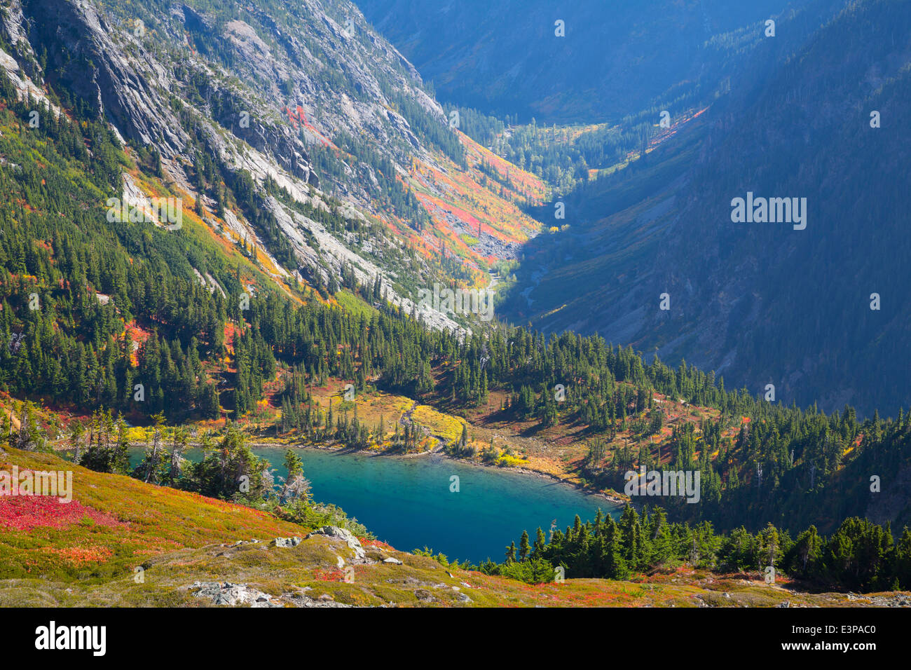 USA, Washington State. Doubtful Lake and the Stehekin Valley from ...