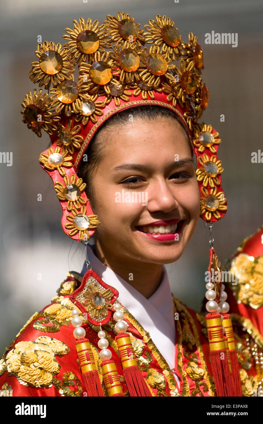 Seattle. Woman in ethnic dress at 2008 Seeds of Compassion event Stock ...