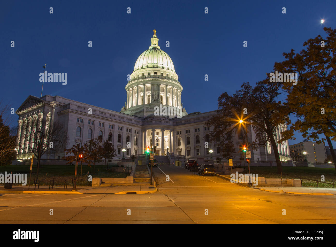 Capitol building in madison hi-res stock photography and images - Alamy