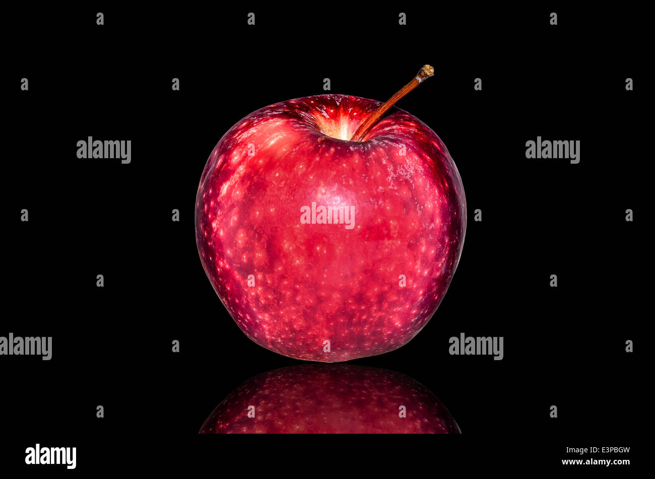 Red ripe apple Stock Photo - Alamy