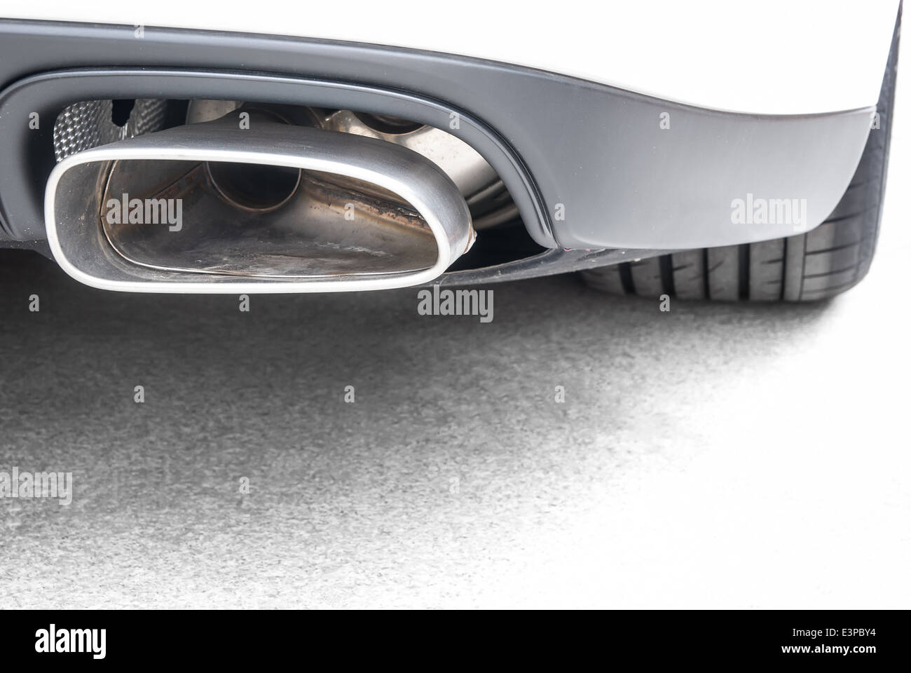 White steam car hi-res stock photography and images - Alamy