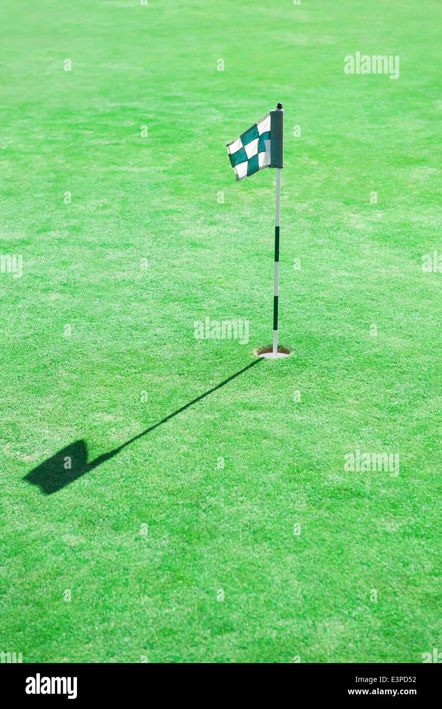 Golf flag hi-res stock photography and images - Alamy