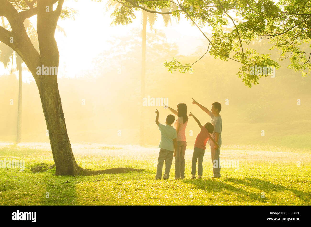 Silhouette family pointing hi-res stock photography and images - Alamy