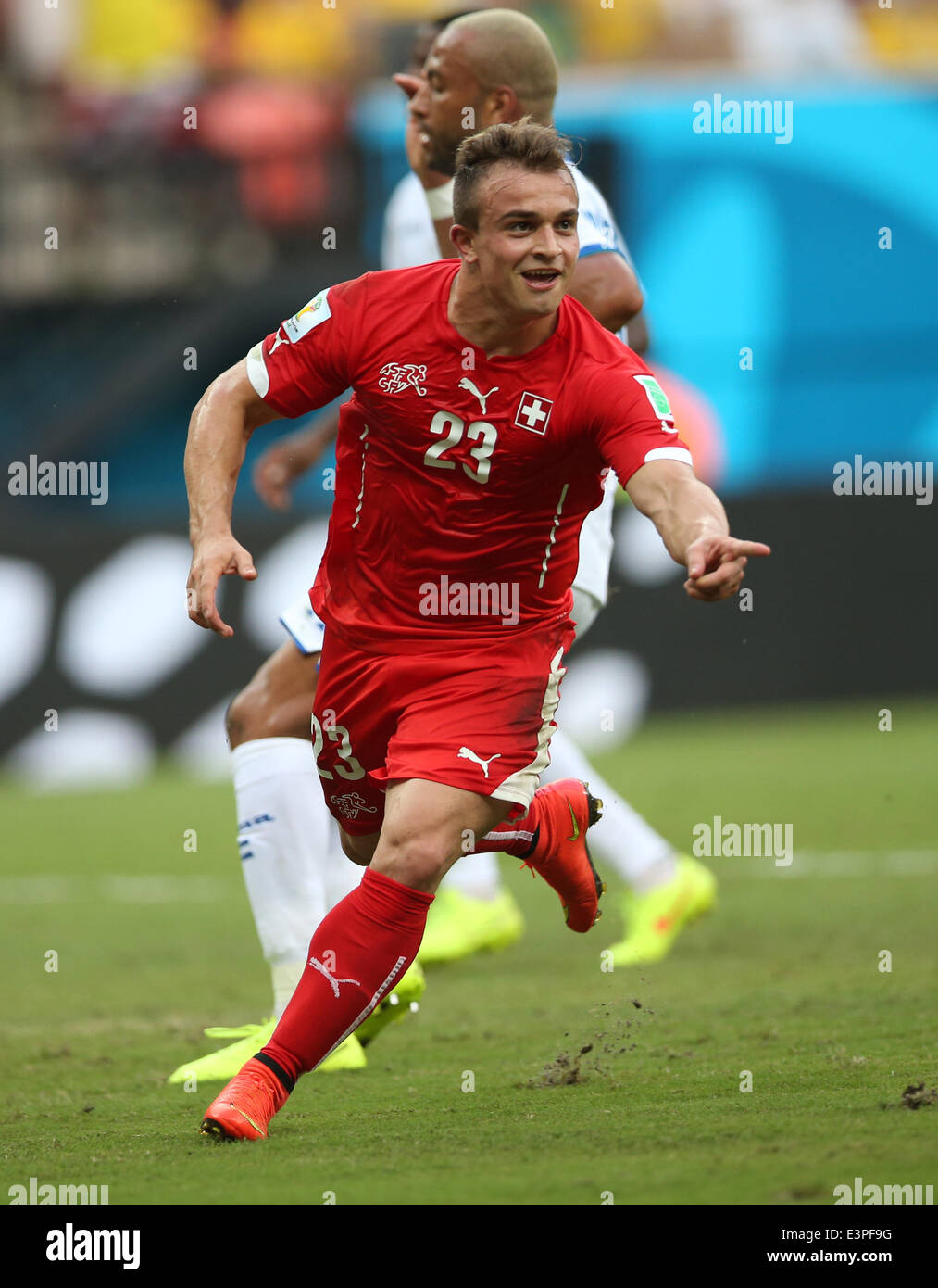 Xherdan shaqiri switzerland goal hi-res stock photography and images ...
