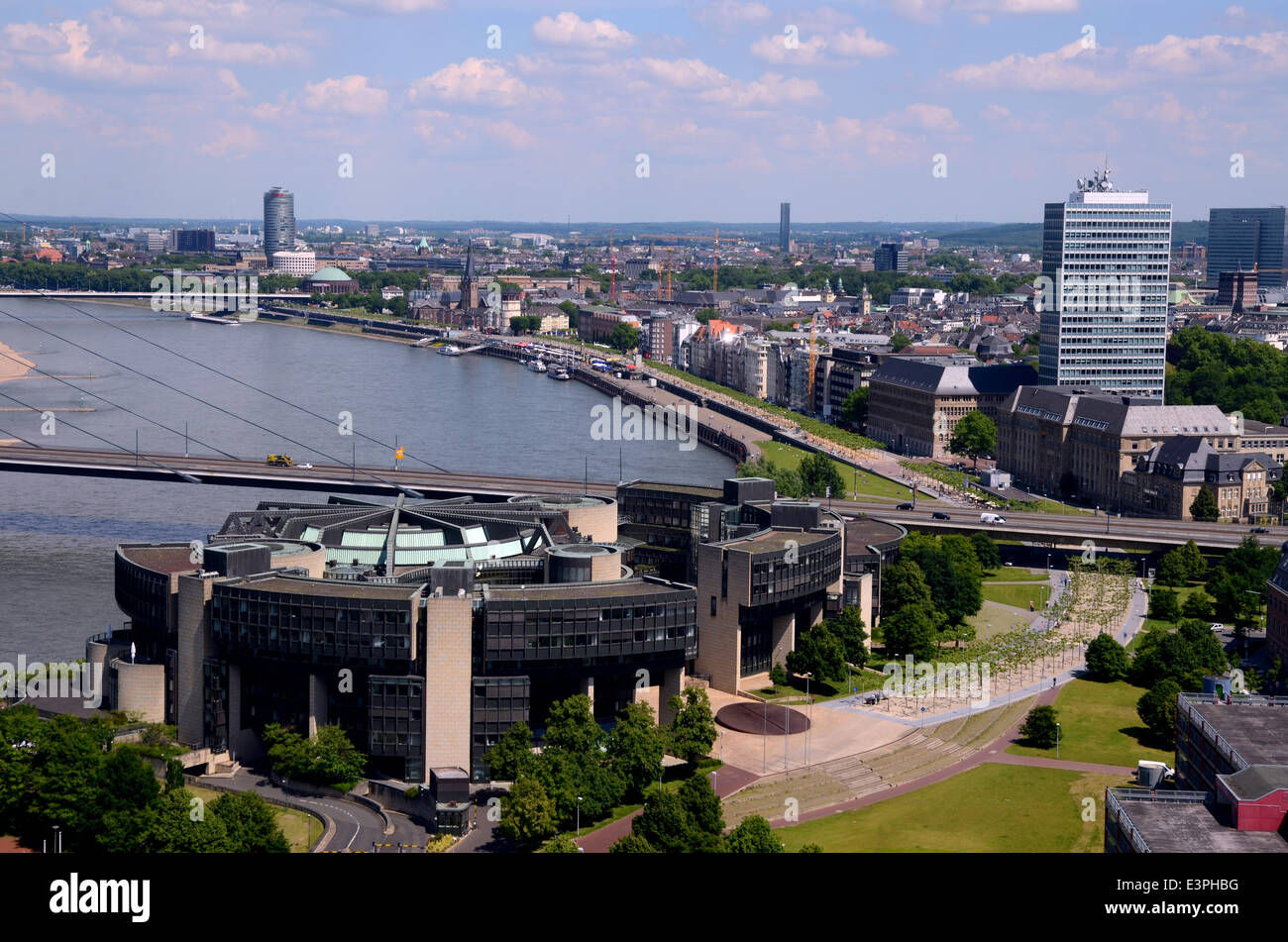 Stadttor building duesseldorf north hi-res stock photography and images ...