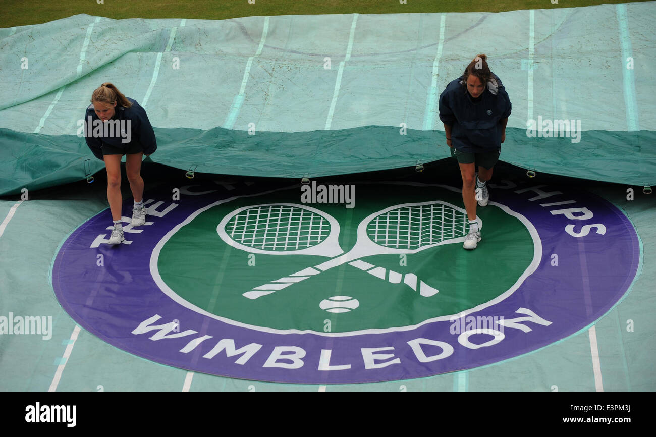 RAIN COVERS ON OUTSIDE COURTS THE WIMBLEDON CHAMPIONSHIPS 20 THE ALL ...