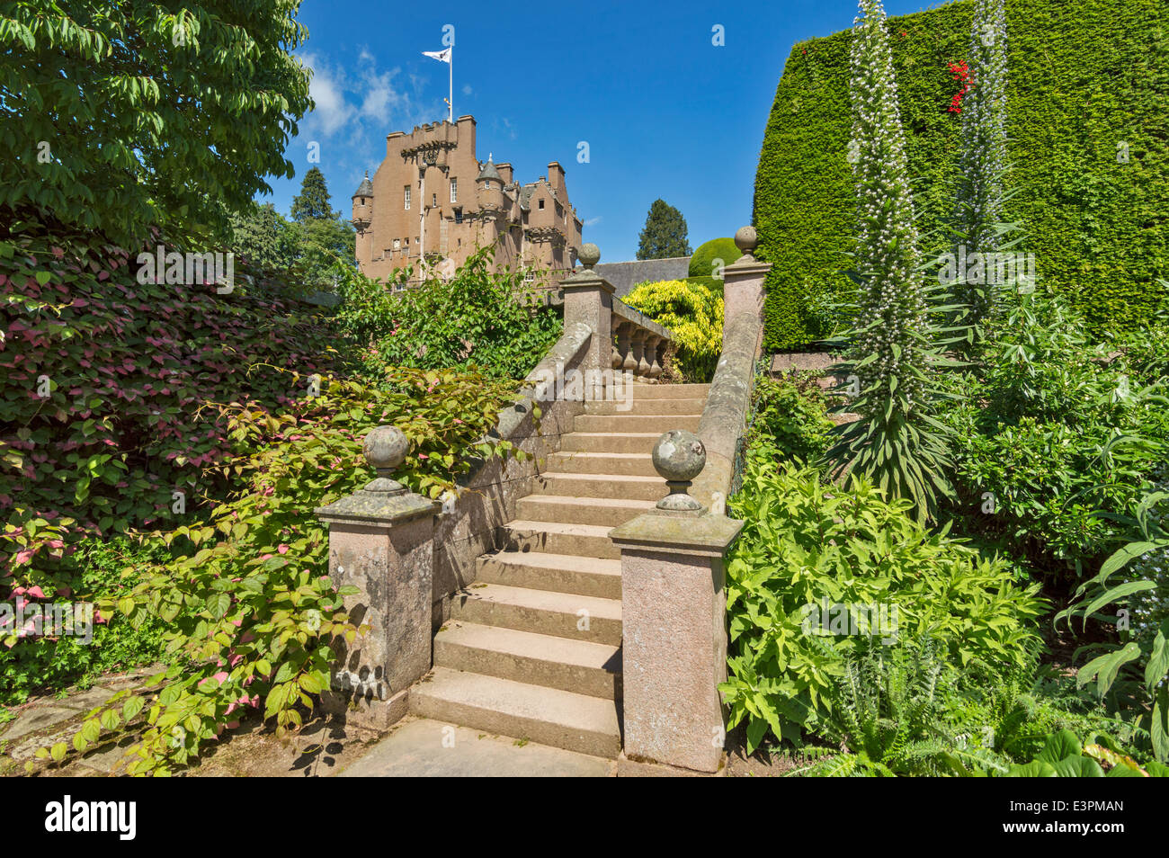 CRATHES CASTLE AND GARDEN STAIRWAY TO THE CROQUET LAWN ABERDEENSHIRE ...