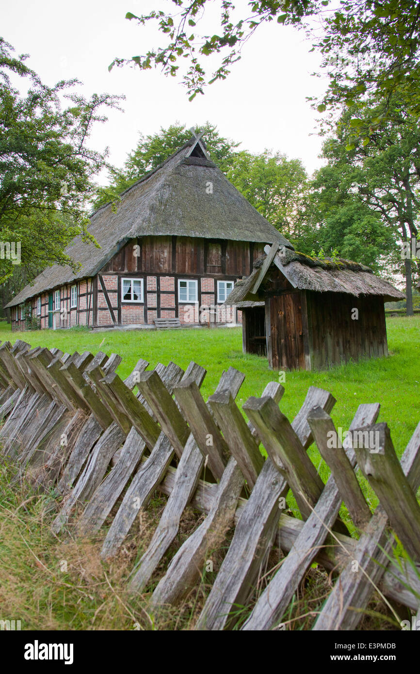 Half timer house hi-res stock photography and images - Alamy