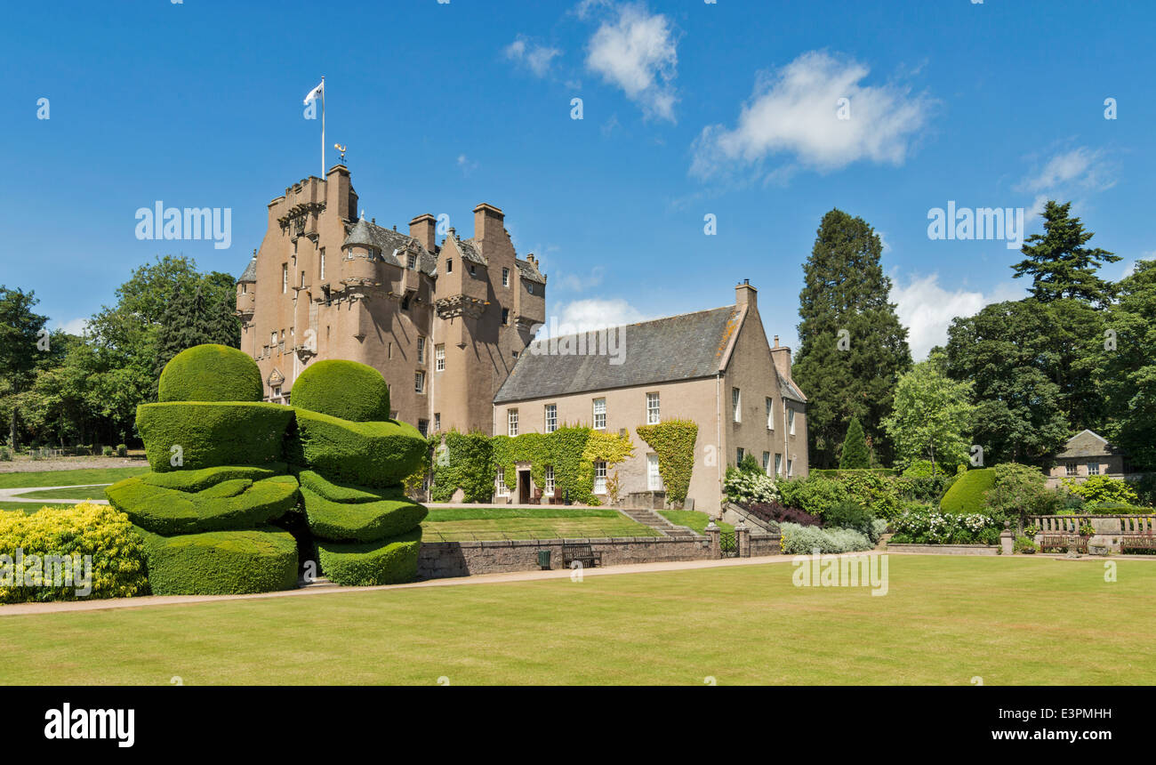 Scottish castle landscape hi-res stock photography and images - Alamy